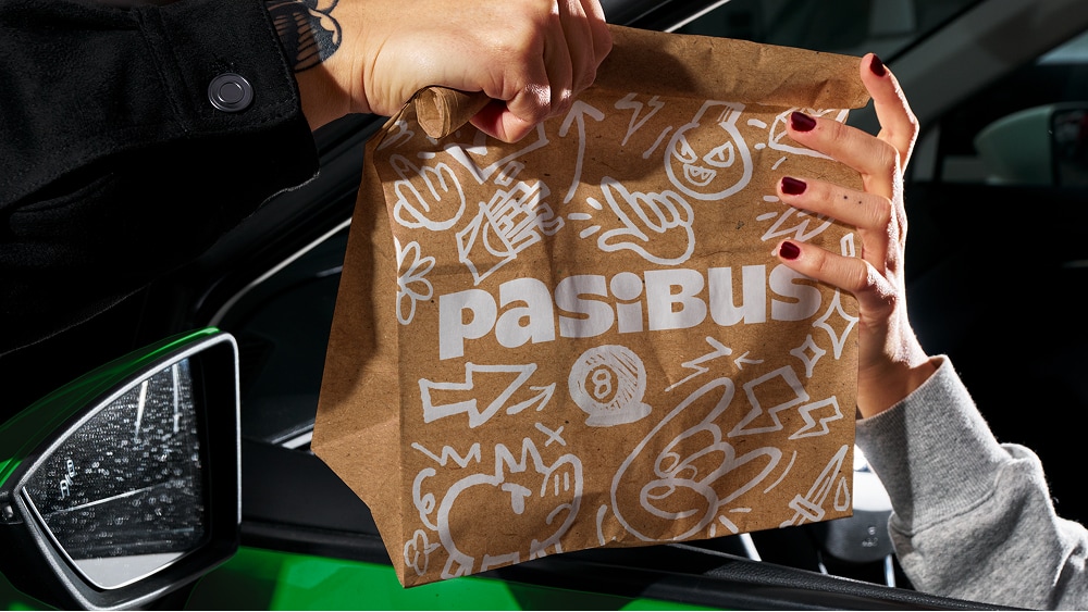 Skalowanie bez utraty charakteru - Pasibus z nowym brandingiem od BNA/